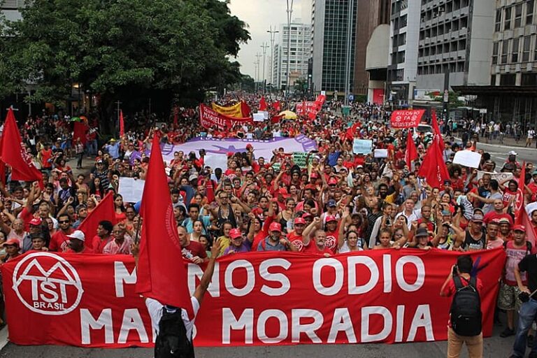 MTST: o que é e qual o papel do Movimento dos Trabalhadores Sem Teto ...